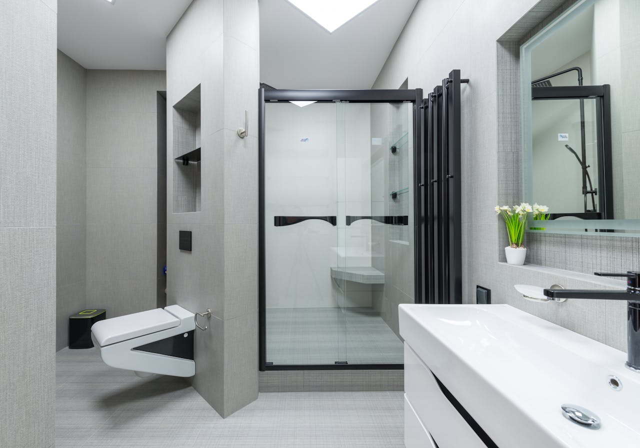 The Best Paint Colors for Bathrooms: Moisture-Resistant and Stylish ...